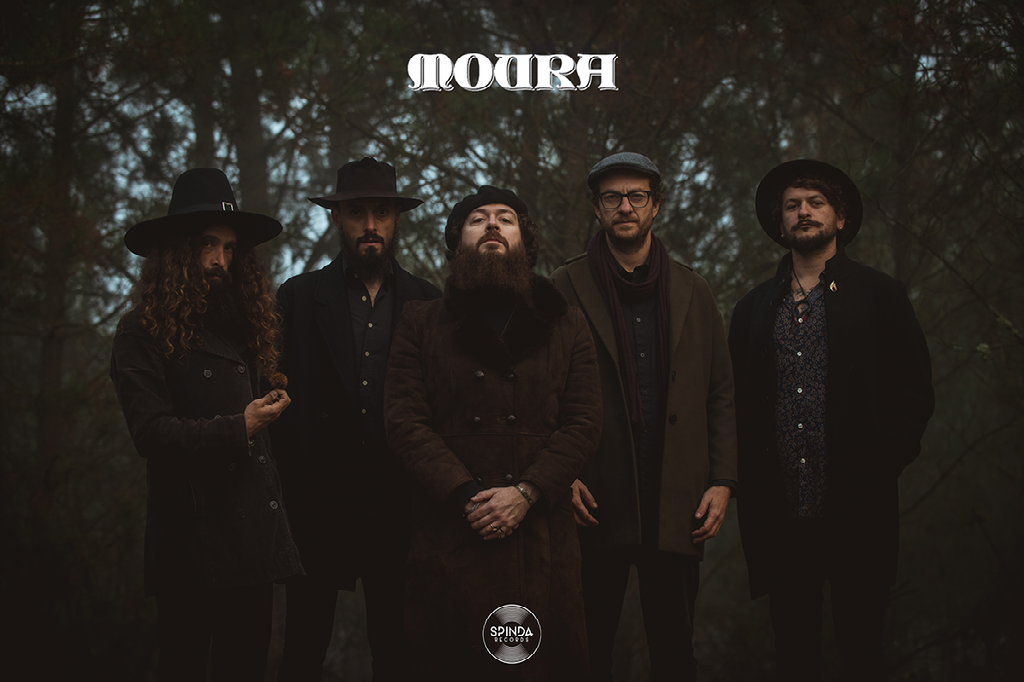 MOURA muestra la portada y el concepto de su nuevo disco - The Metal Family