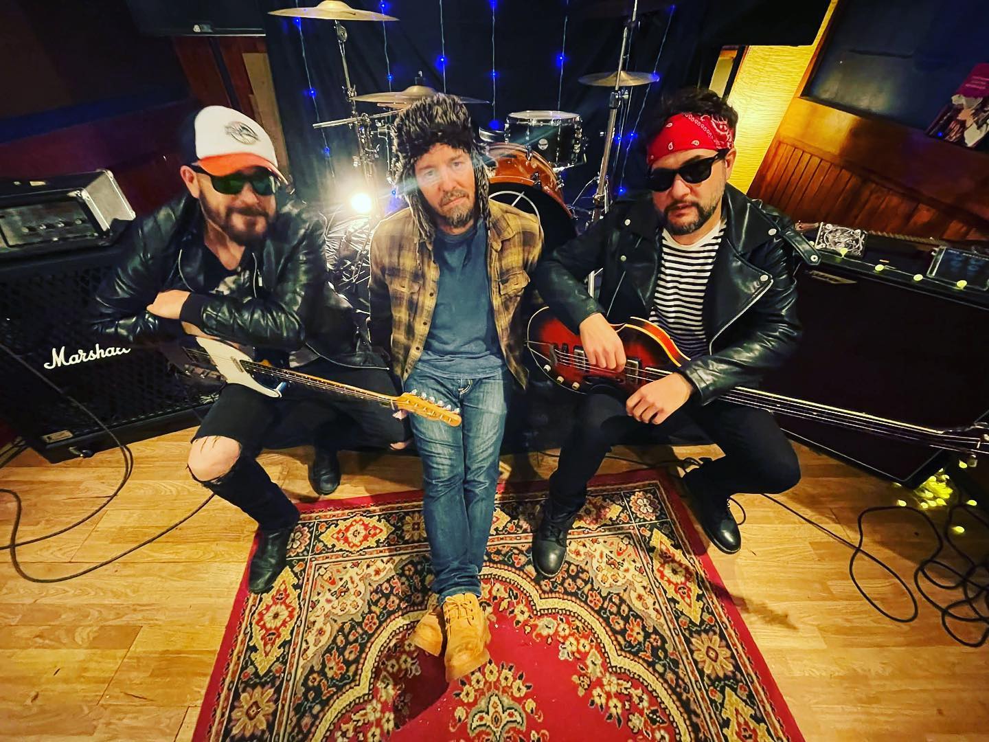 TEN SHOTS AND K.O. - The Metal Family